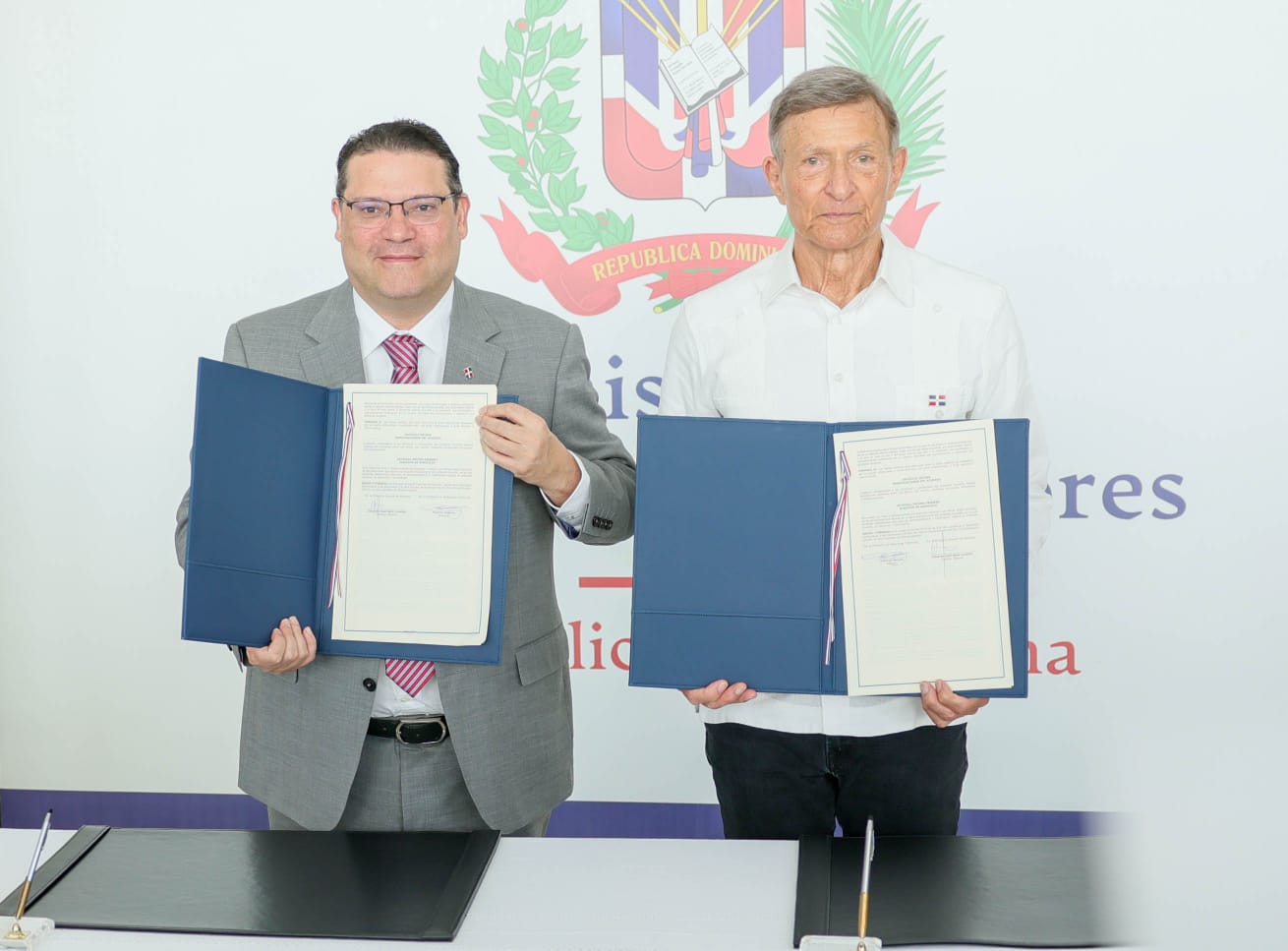Direccion General de Aduanas · DGA · Republica Dominicana